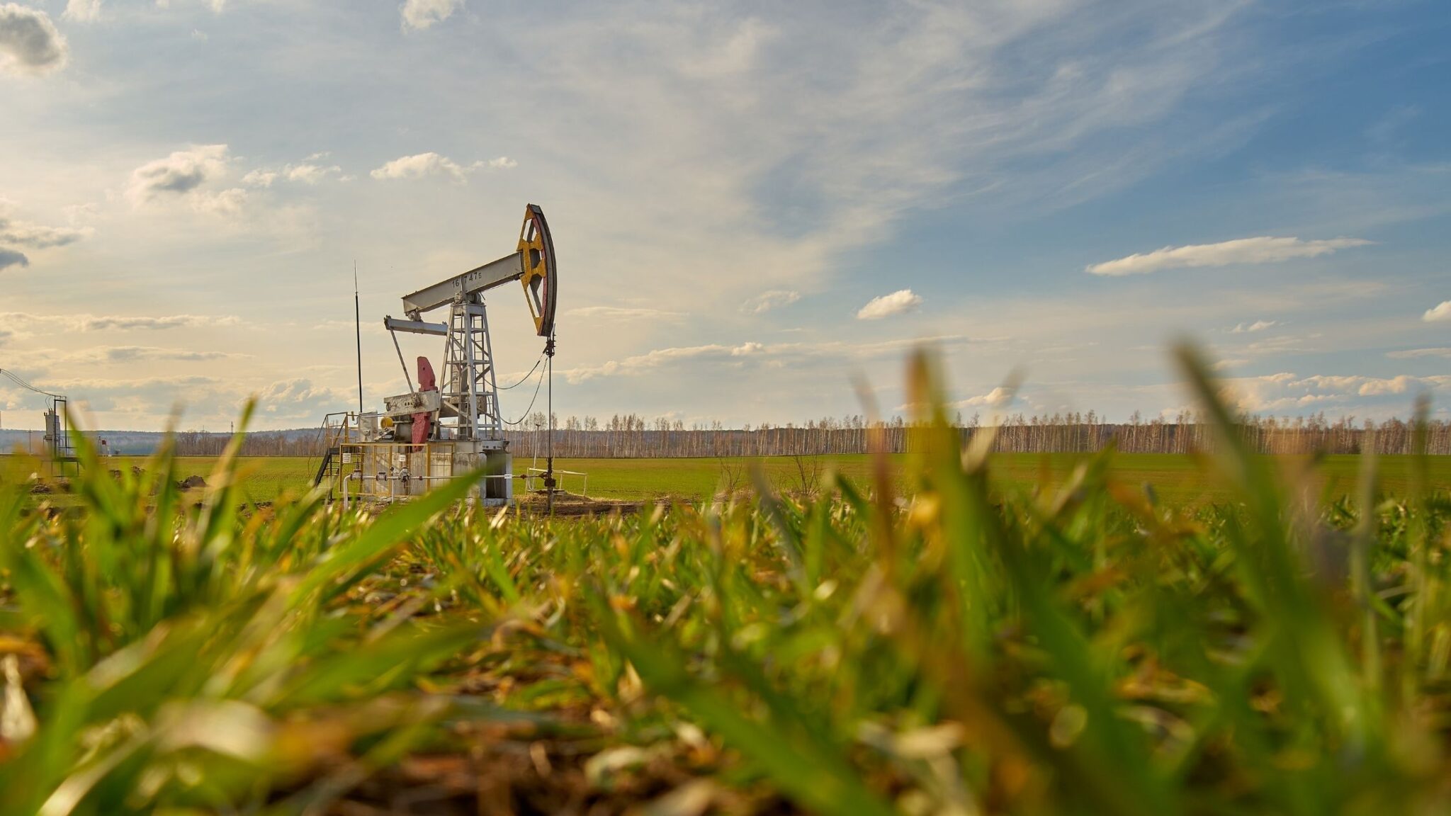 How To Invest In Oil and Gas: 13 Tips from Experts - Pheasant Energy