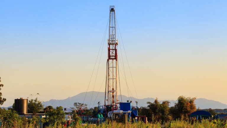 What Happens If You Find Oil On Your Property? - Pheasant Energy