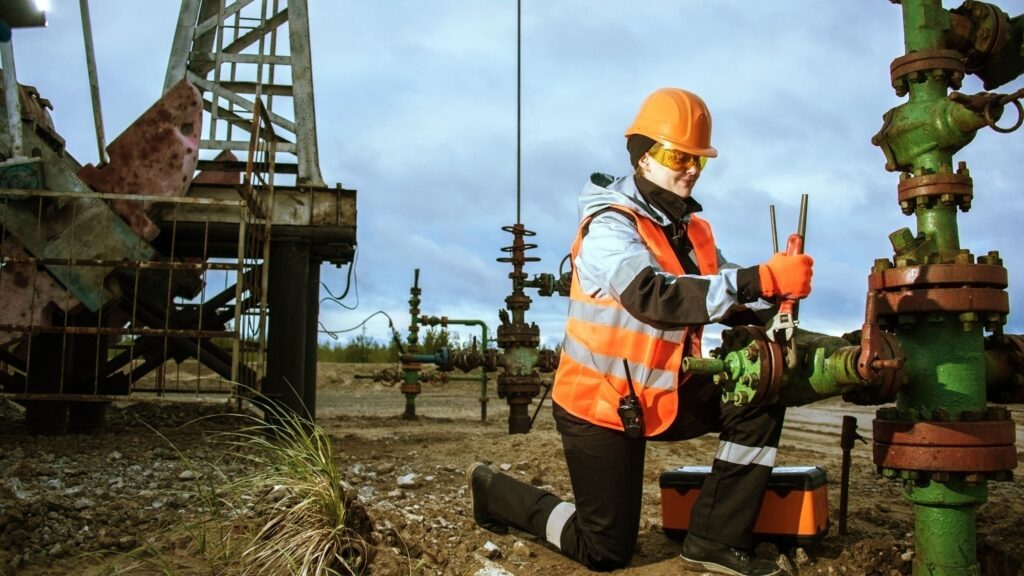 What is Midstream Oil and Gas: Definition, Stages & Importance ...