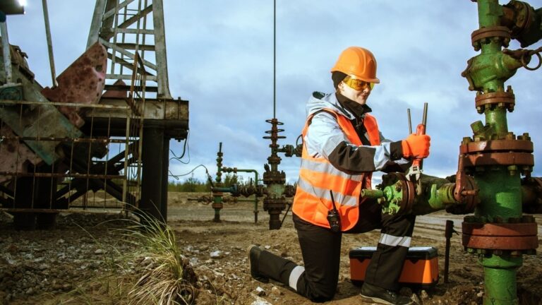 What is Midstream Oil and Gas: Definition, Stages & Importance - Pheasant Energy